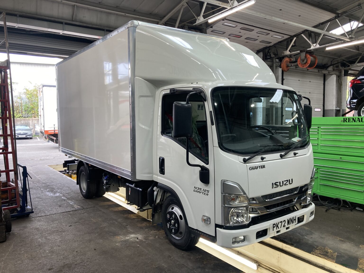 Luton Van Conversions - Bespoke Leasing Solutions | Commercial Vehicle ...