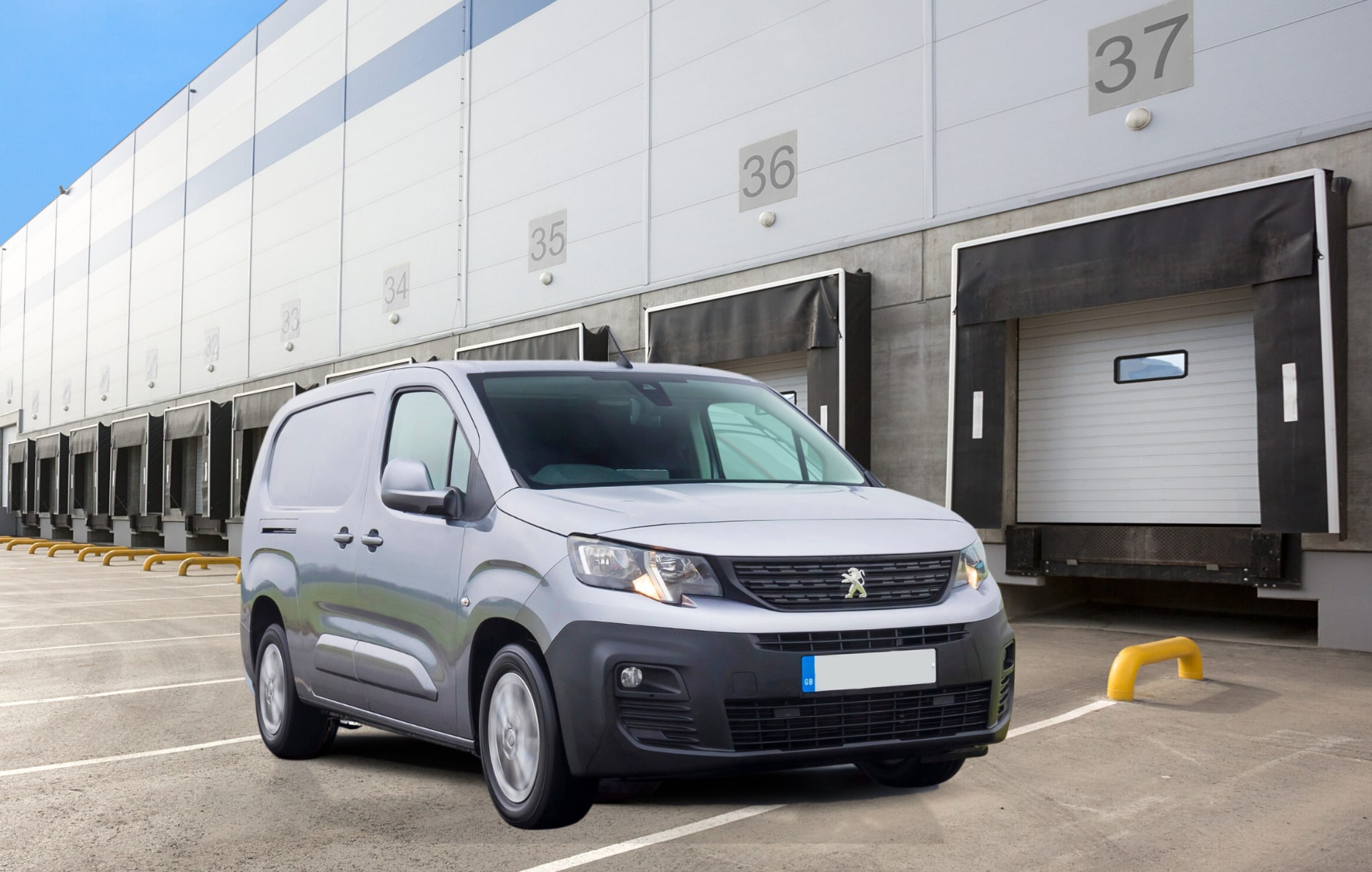 Peugeot Partner vs Citroen Berlingo | Which small van is better?
