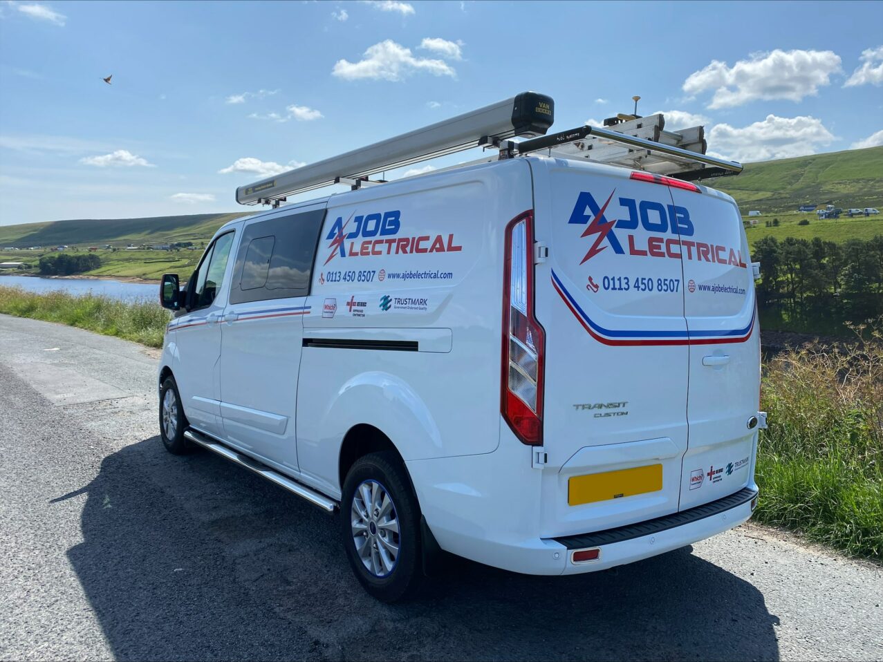 Van signwriting: Make every mile count | Commercial Vehicle Contracts
